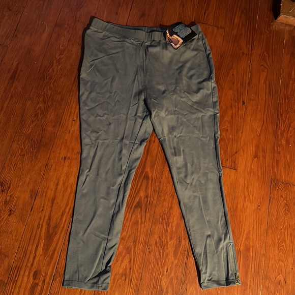 IMAN | Pants & Jumpsuits | Iman Leggings Nwt Gray Wgold Zip Ankles ...